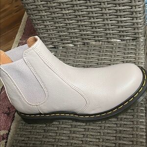 Dr. Martens | Shoes | Dr Martens Cream Chelsea Boots | Poshmark
